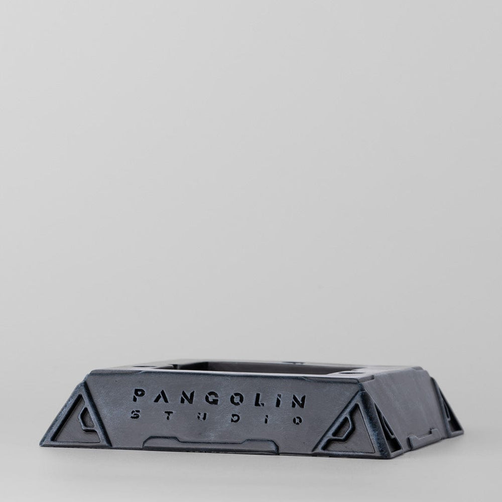 PANGOLIN, Pyramid Spinner Stand